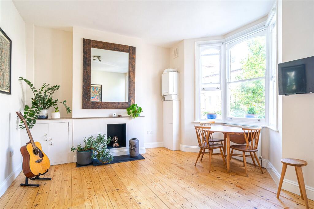 1 bedroom apartment for sale in Saltoun Road, London, SW2