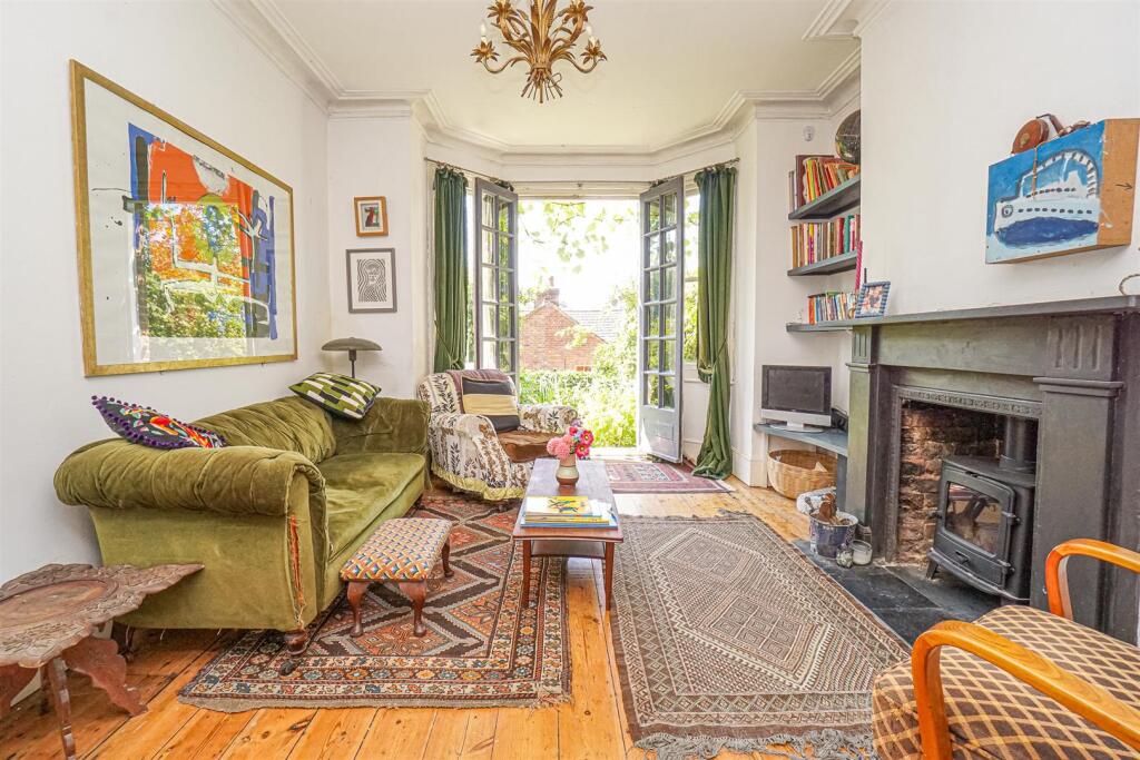 4 bedroom terraced house for sale in Milward Road, Hastings, TN34