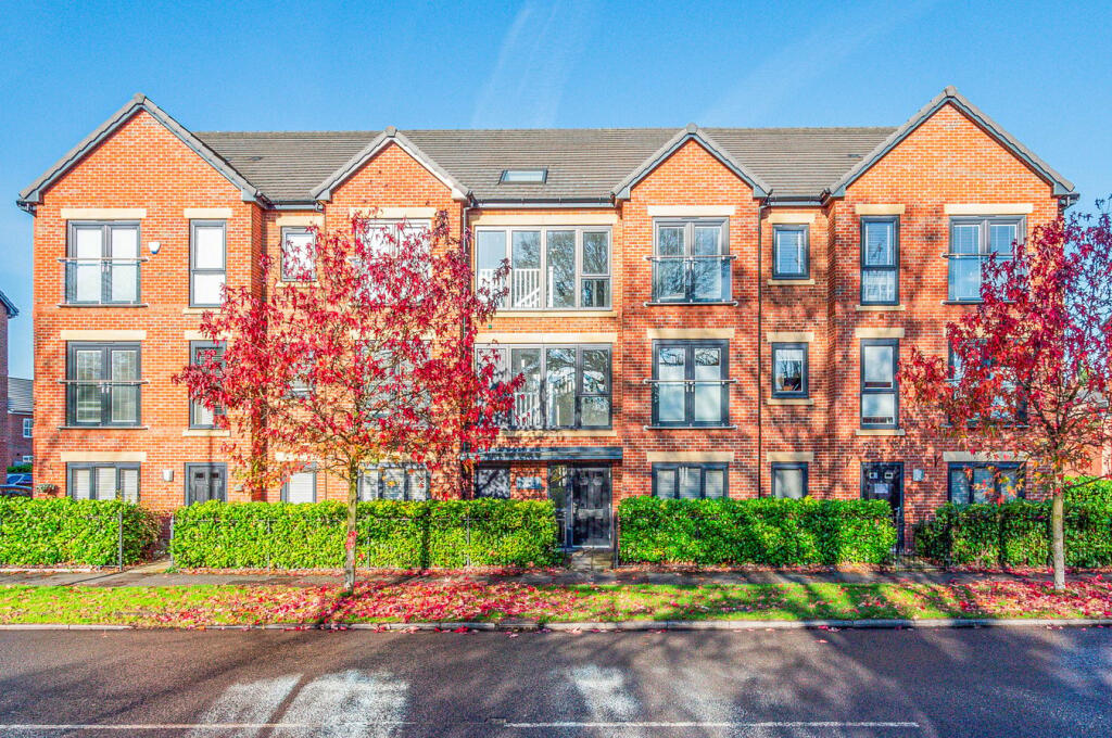 2 bedroom apartment for sale in Stretford Road, Urmston, Manchester, M41