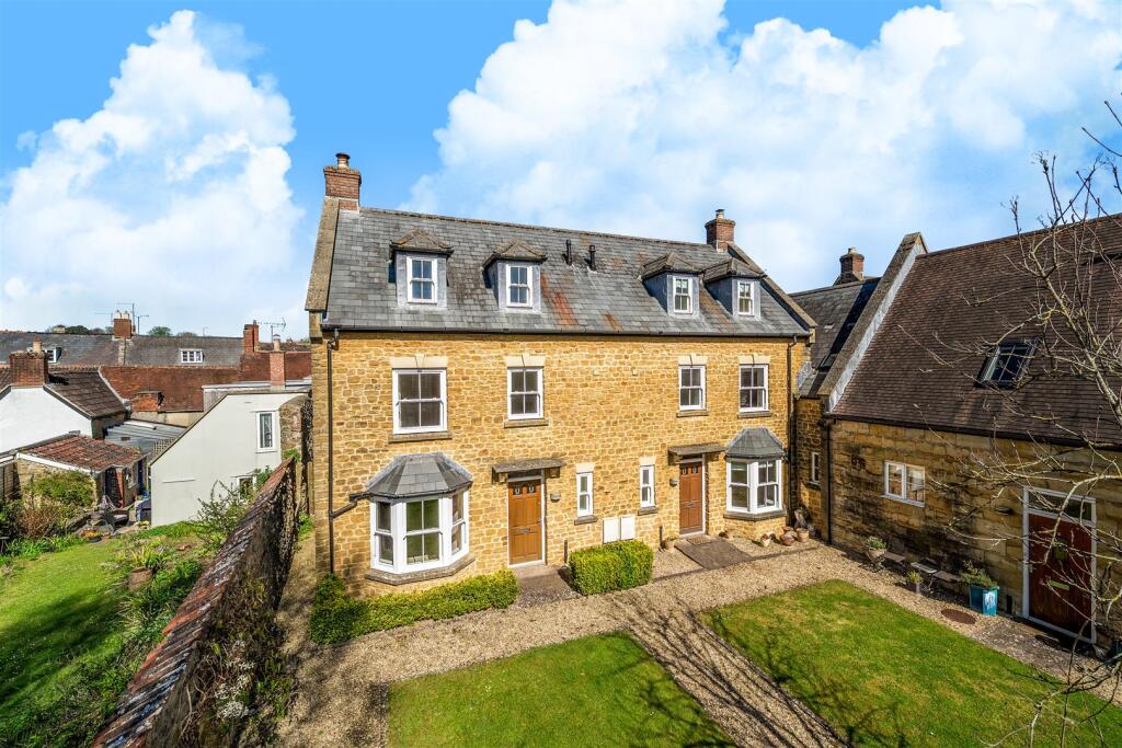 3 bedroom semi-detached house for sale in Digby Road, Sherborne, DT9