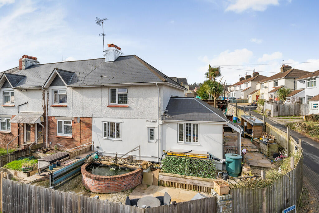 3 bedroom end of terrace house for sale in Buckfastleigh, Devon, TQ11