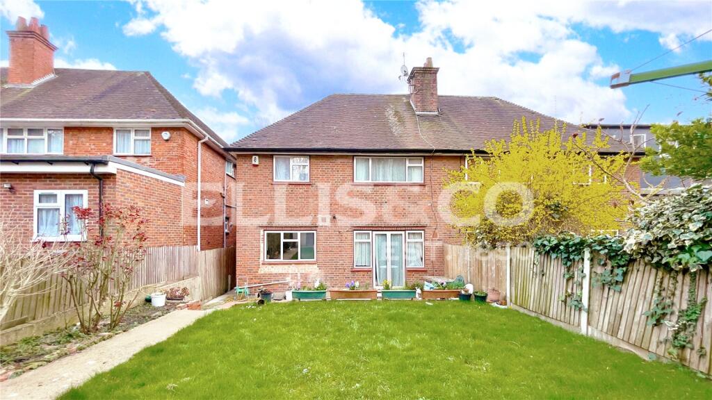 4 bedroom semi-detached house for sale in Oakington Manor Drive ...