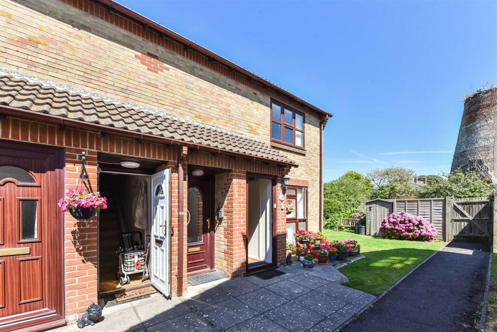 2 bedroom retirement property for sale in Windmill Court, East ...