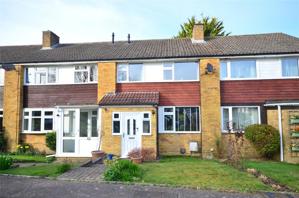 3 bedroom terraced house for sale in Perry Avenue, East Grinstead, West ...