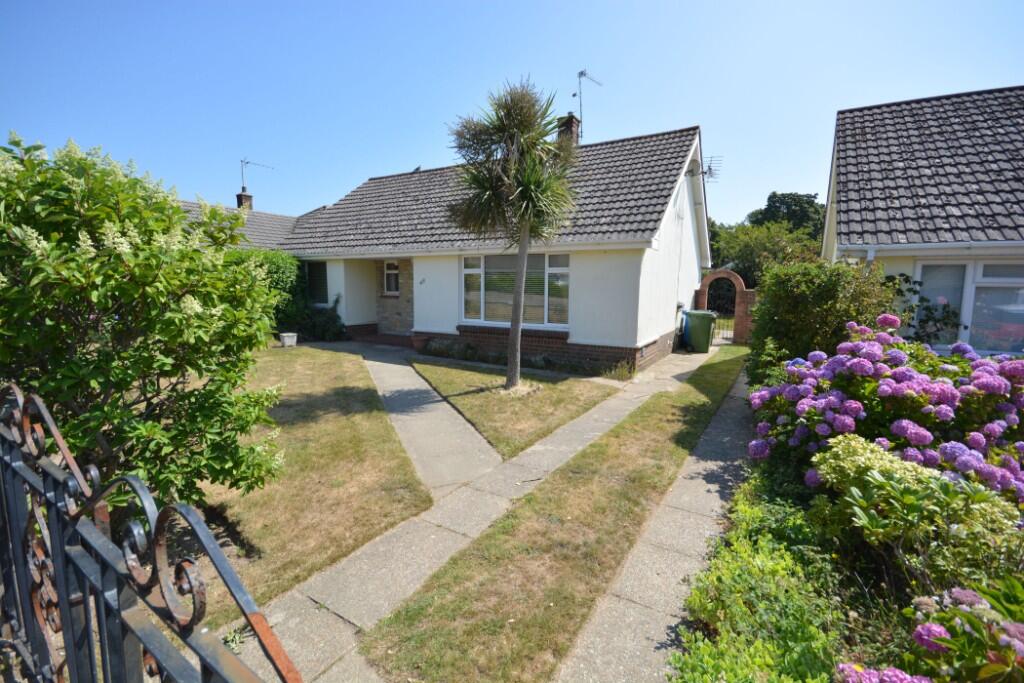 3 bedroom detached bungalow for sale in Fontmell Road, Broadstone ...