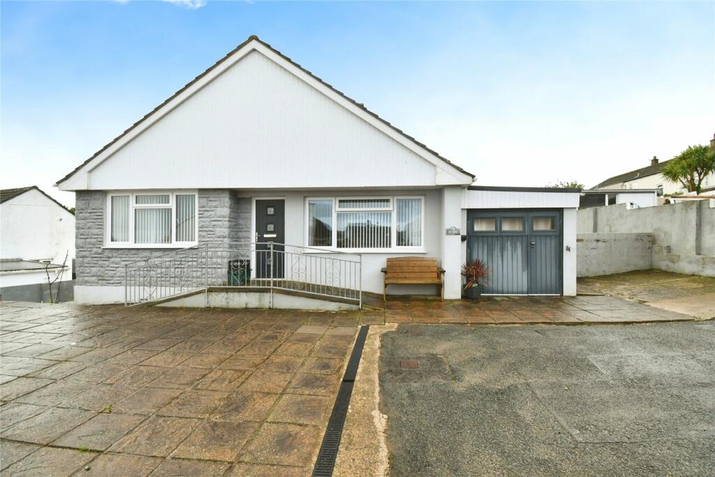 3 bedroom bungalow for sale in Bryn Siriol, Fishguard, Pembrokeshire, SA65