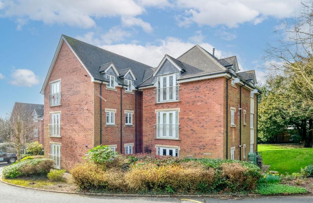 2 bedroom flat for sale in Birchfield Road, Redditch, B97