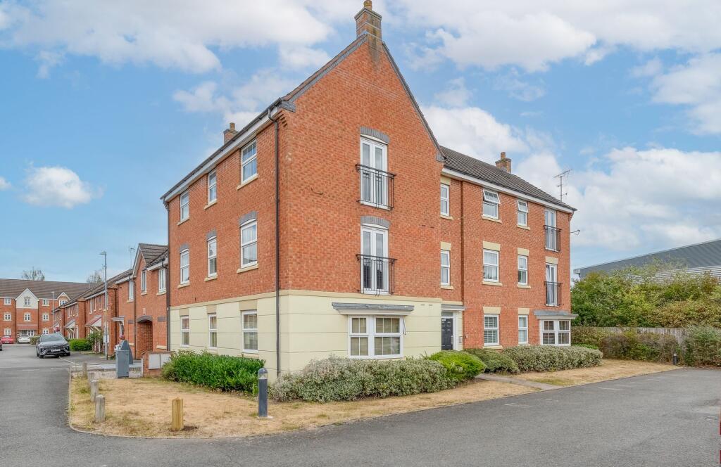 2 bedroom flat for sale in Pitchcombe Close, Redditch, B98