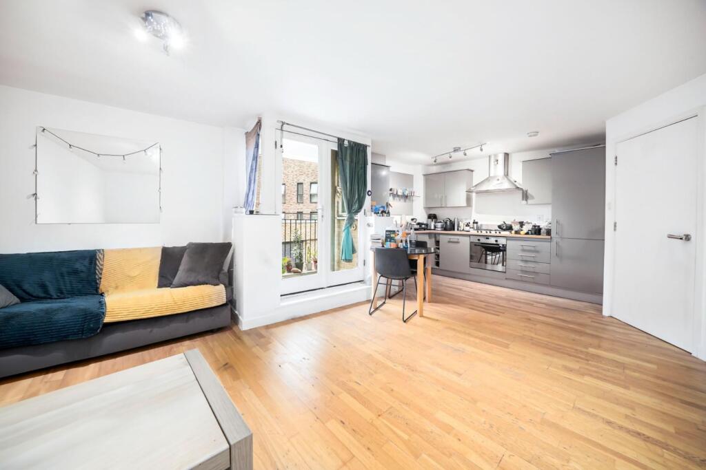 2 bedroom apartment for rent in Hackney Road, Shoreditch, E2