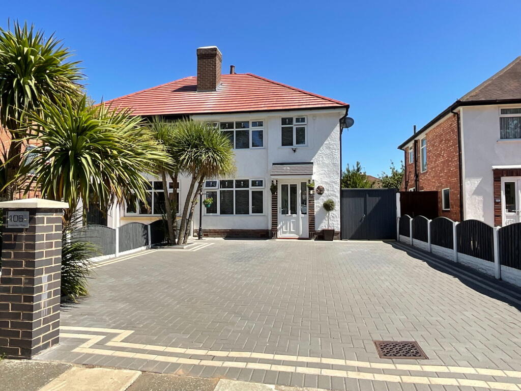 3 bedroom semi-detached house for sale in Preston New Road, Southport, PR9