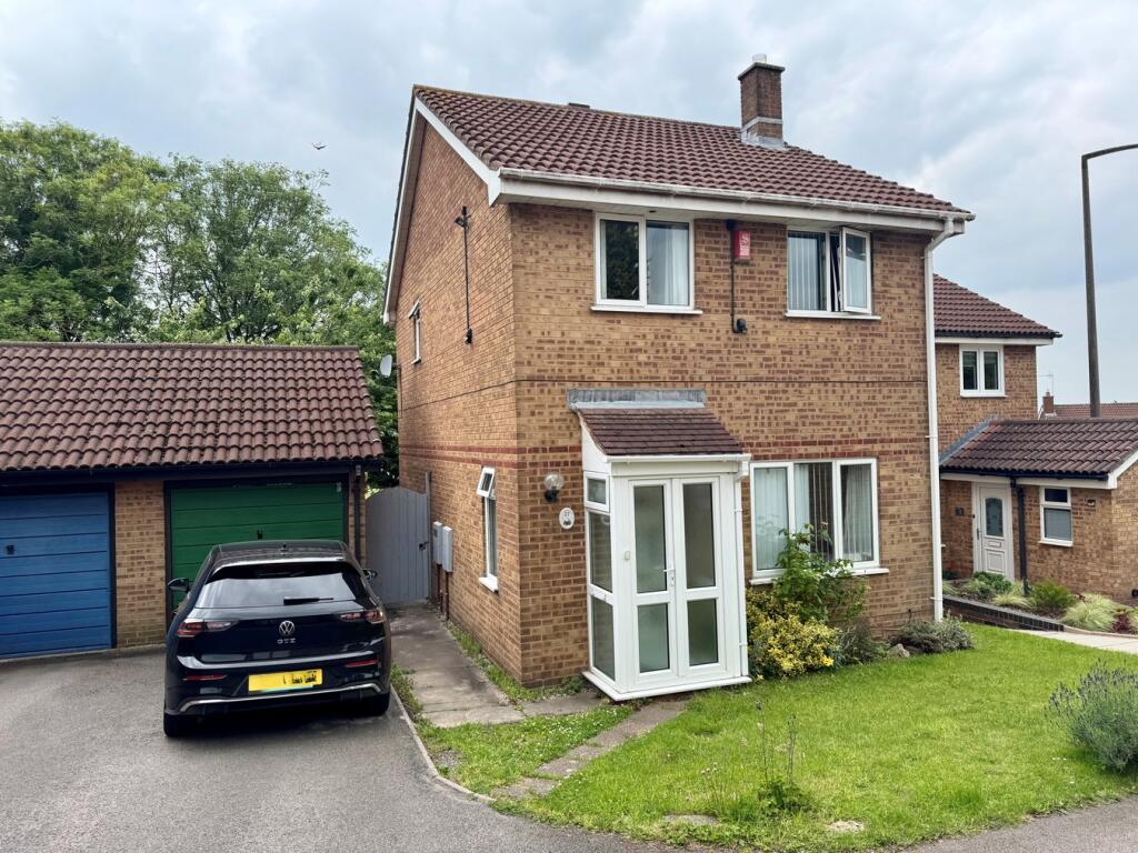 3 bedroom detached house for sale in Genista Close, Brizlincote Valley ...