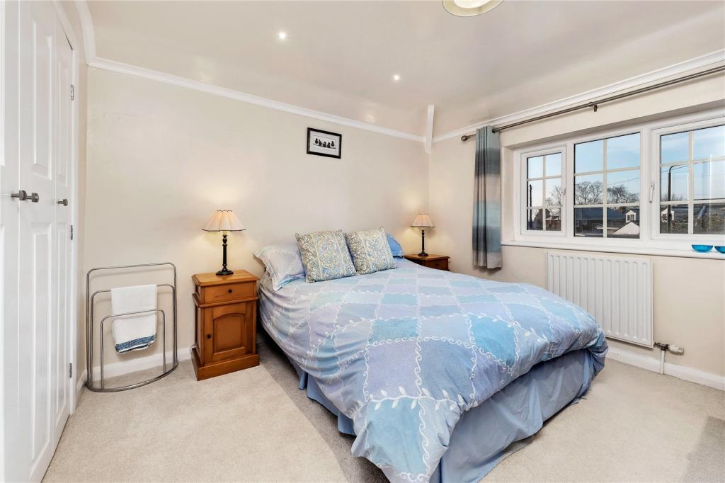 4 bedroom detached house for sale in Sandown Drive, Hale Barns ...