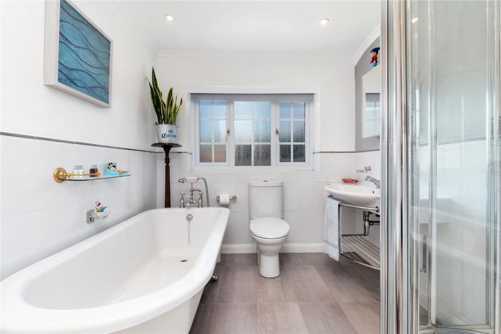 4 bedroom detached house for sale in Sandown Drive, Hale Barns ...