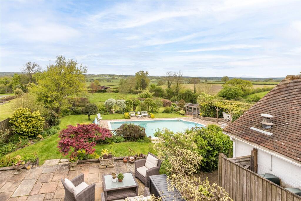 4 bedroom semi-detached house for sale in Rye Road, Sandhurst ...