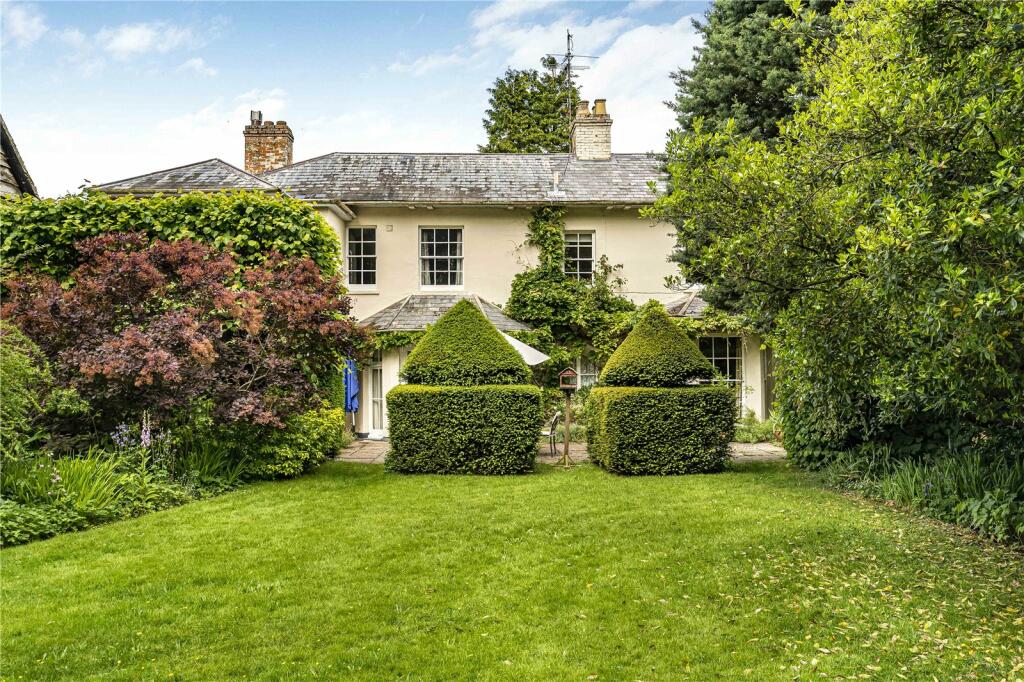 6 bedroom detached house for sale in Winterbrook, Wallingford, Oxfordshire, OX10