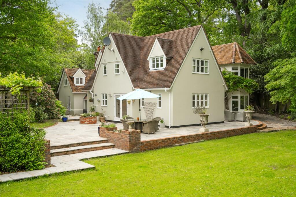 4 bedroom detached house for sale in Bagshot Road, Ascot, Berkshire, SL5