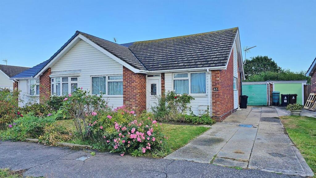 2 bedroom semi-detached bungalow for sale in Woodside, Walton On The ...