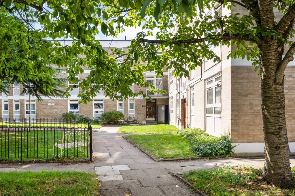 2 bedroom apartment for sale in Askill Drive, Putney, London, SW15