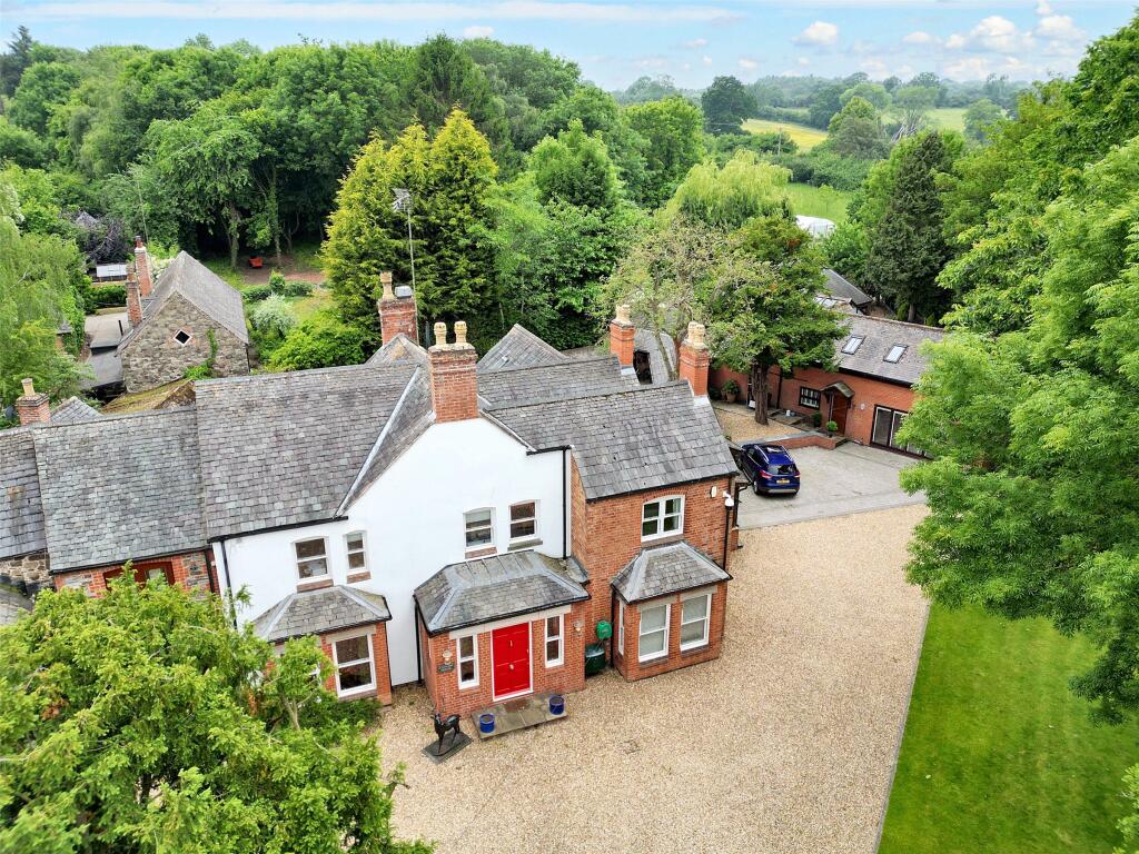 6 bedroom detached house for sale in Main Street, Newtown Linford ...