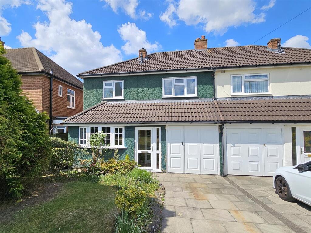 3 bedroom semi-detached house for sale in Old Lode Lane, Solihull, B92