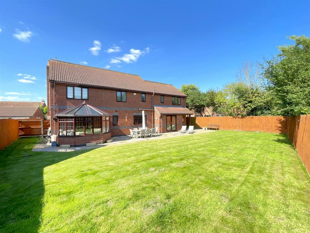 5 bedroom detached house for sale in Orchard Park, Long Bennington, NG23