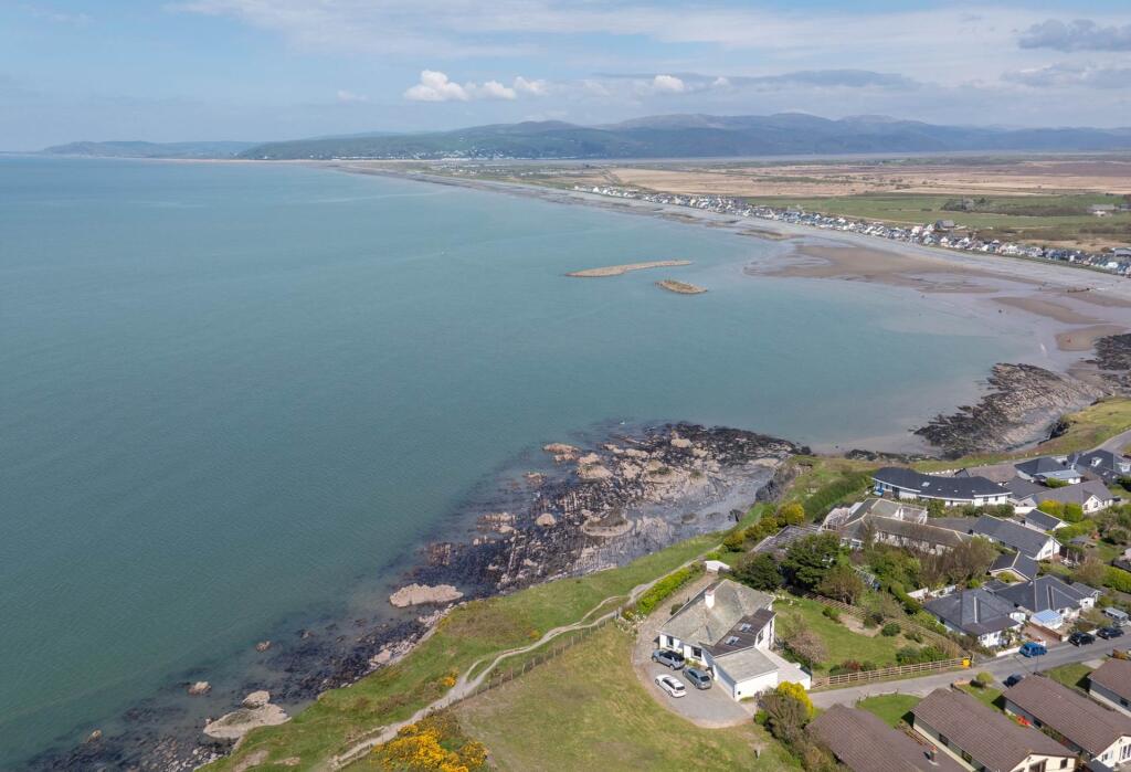 5 bedroom detached house for sale in Ffordd Y Fulfran, Upper Borth, SY24