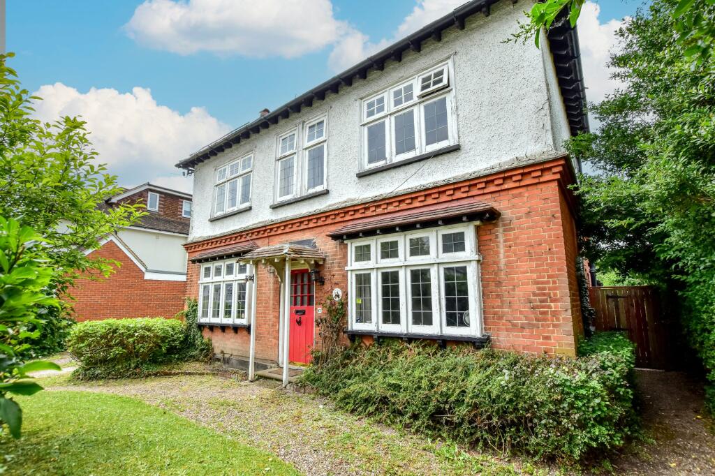 4 bedroom detached house for sale in Hamilton Road, Hunton Bridge, WD4