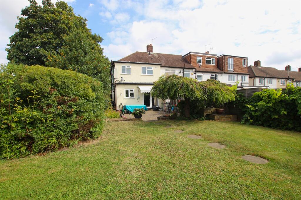 3 bedroom semi-detached house for sale in Kenilworth Crescent, Enfield, EN1