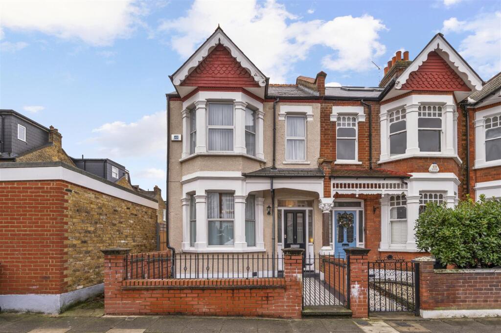 3 bedroom house for rent in Alverstone Avenue, Wimbledon Park, SW19