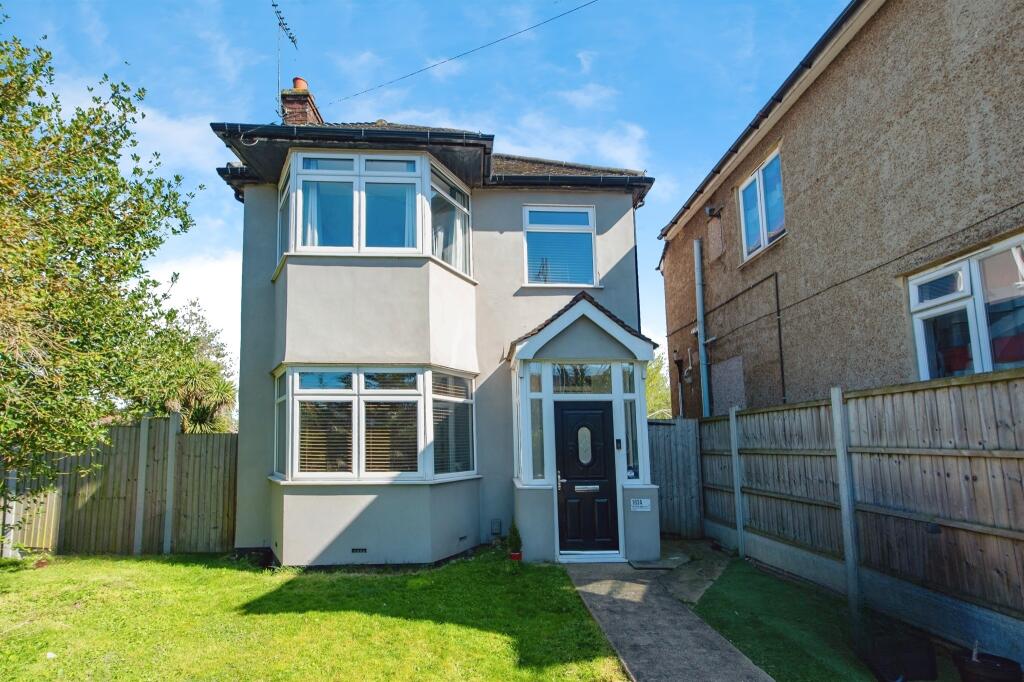 3 bedroom detached house for sale in Rectory Road, Grays, RM17