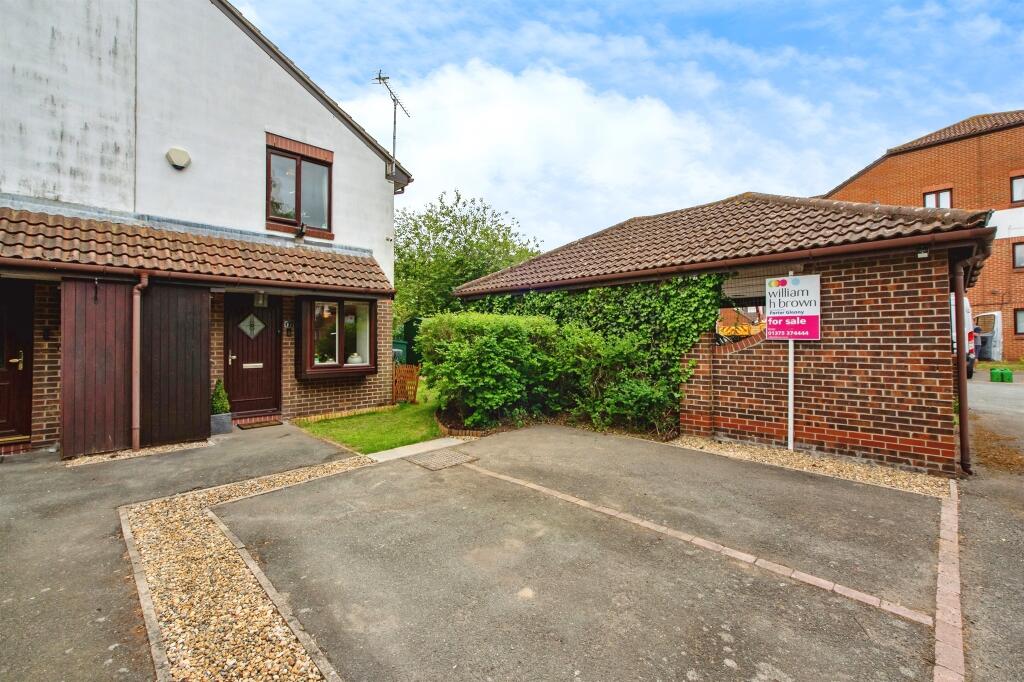 1 bedroom semi-detached house for sale in Banner Close, Purfleet-On ...