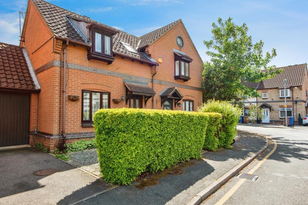 2 bedroom semi-detached house for sale in Bruces Wharf Road, Grays, RM17