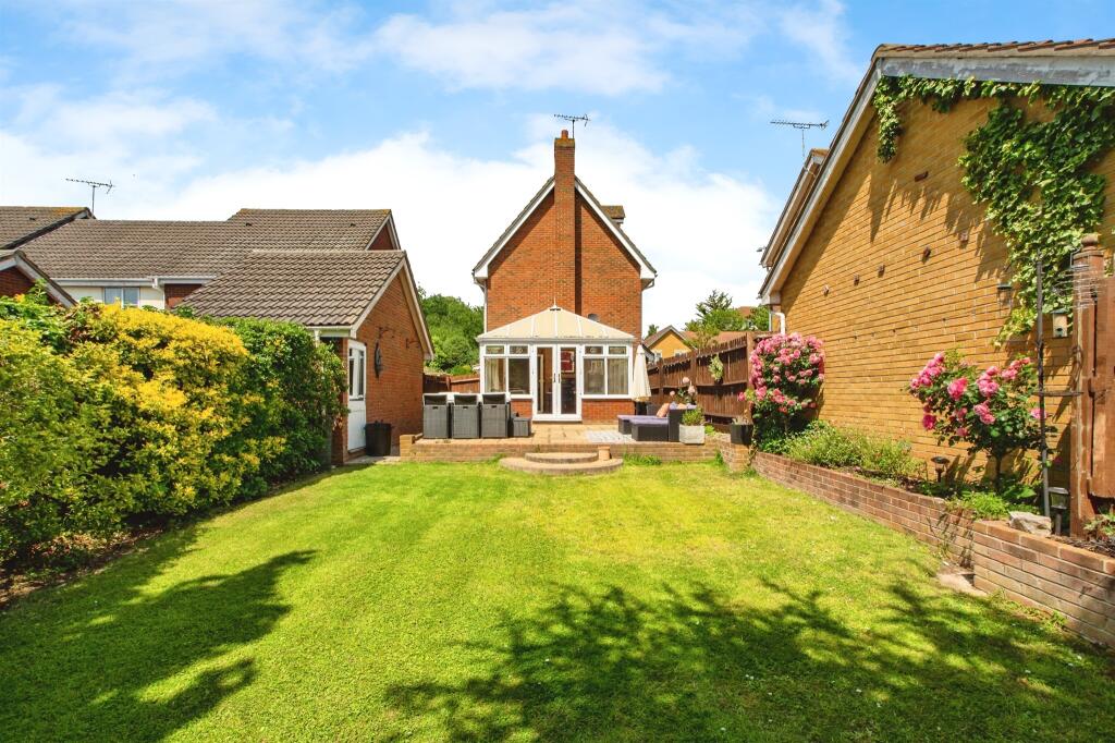 4 bedroom detached house for sale in Newburgh Road, Grays, RM17