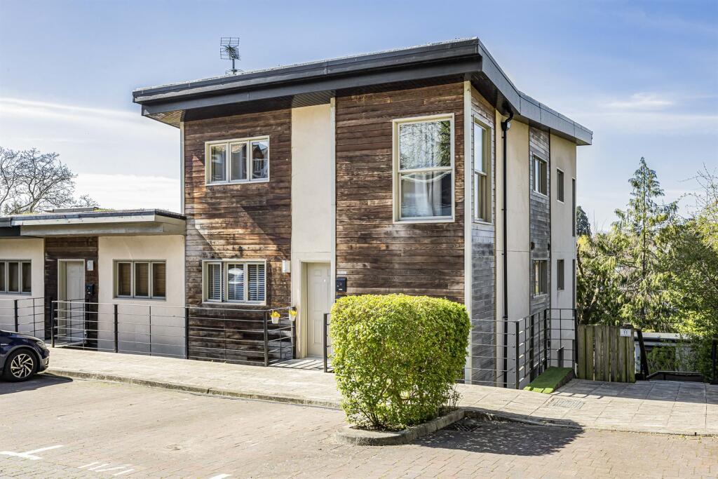 2 bedroom apartment for sale in Emmer Green, Reading, RG4