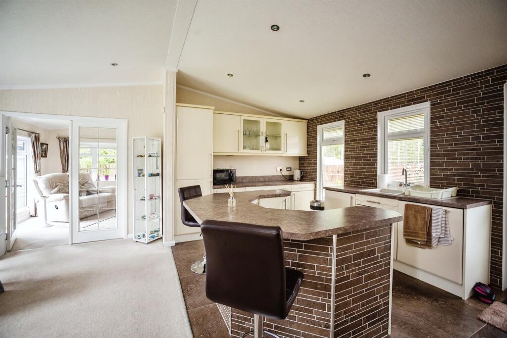 2 bedroom park home for sale in Capel Gardens, Ruckinge, Ashford, TN26