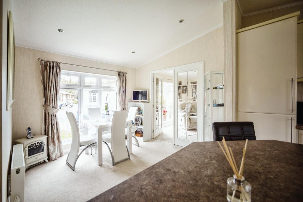 2 bedroom park home for sale in Capel Gardens, Ruckinge, Ashford, TN26