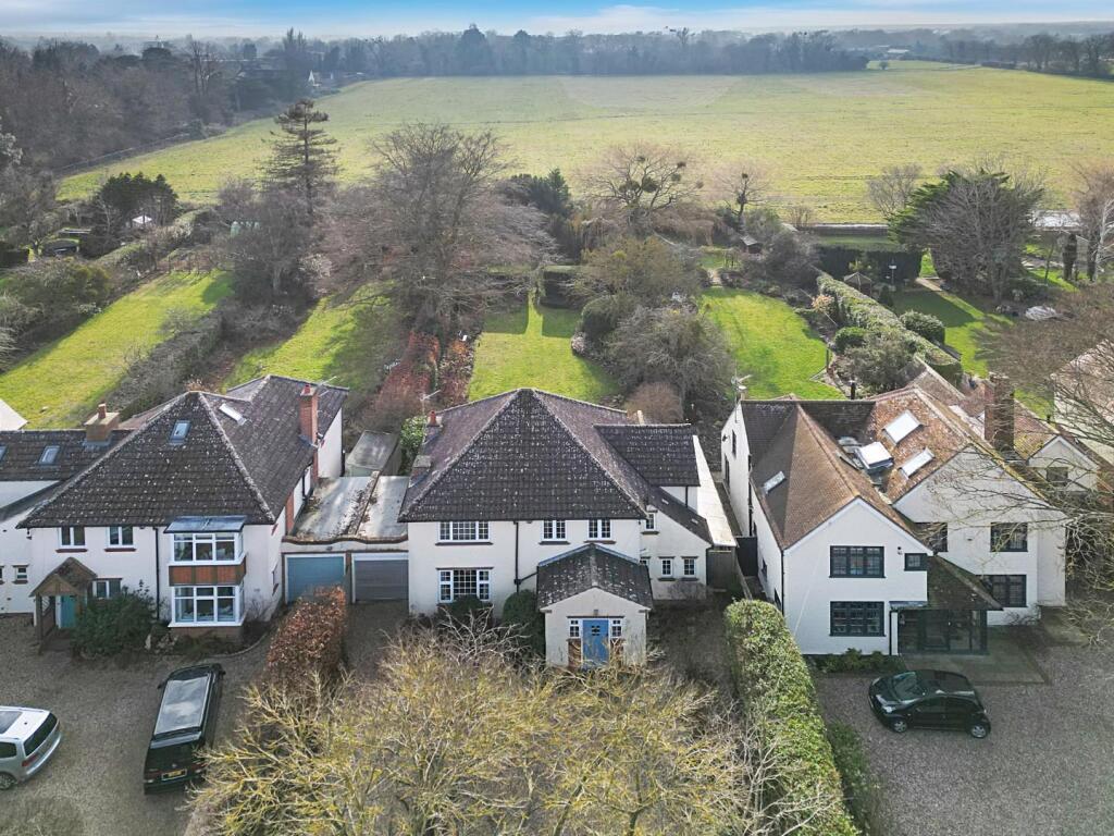 4 bedroom detached house for sale in Huntingdon Road, Cambridge, CB3