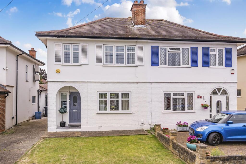 3 bedroom semi-detached house for sale in Derwent Drive, North Hayes, UB4