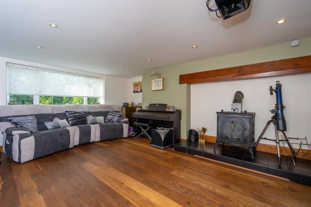 3 bedroom detached house for sale in Sandy Brow Lane, Liverpool, L33