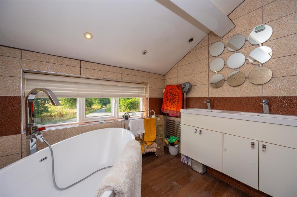 3 bedroom detached house for sale in Sandy Brow Lane, Liverpool, L33