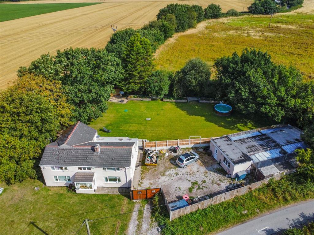 3 bedroom detached house for sale in Sandy Brow Lane, Liverpool, L33