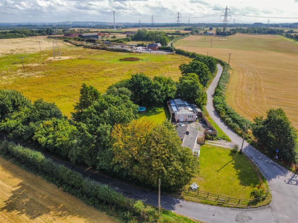 3 bedroom detached house for sale in Sandy Brow Lane, Liverpool, L33