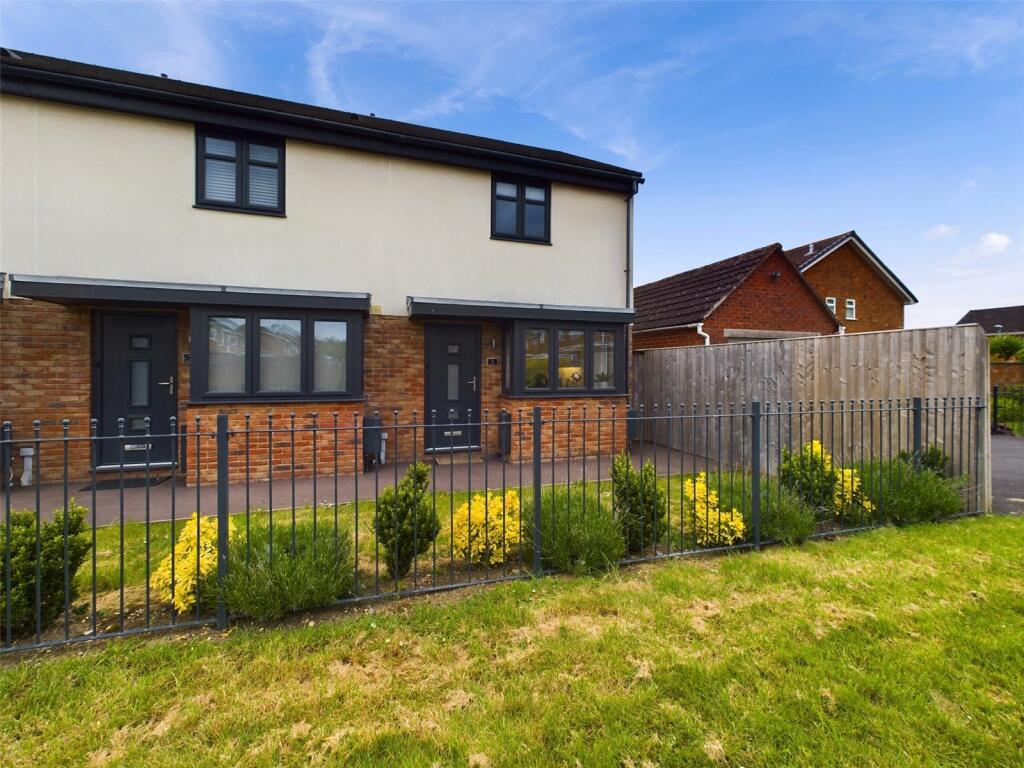 2 Bedroom End Of Terrace House For Sale In King Close Hardwicke