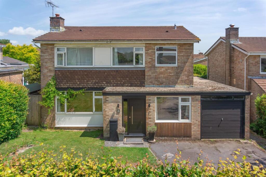 4 bedroom detached house for sale in Celtic Crescent, Dorchester, DT1