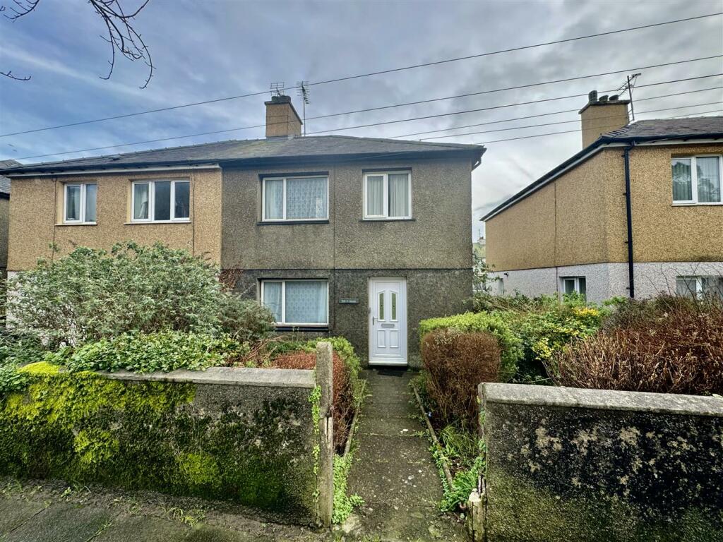 3 bedroom semi-detached house for sale in Abererch Road, Pwllheli, LL53