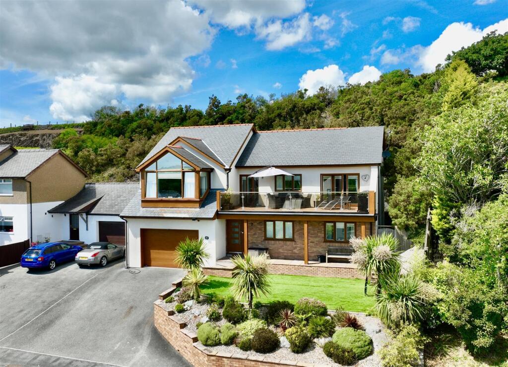 5 bedroom detached house for sale in Ala Road, Pwllheli, LL53