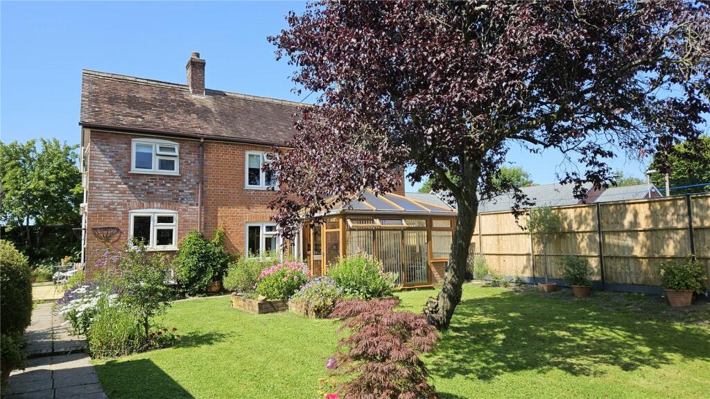 3 bedroom detached house for sale in The Street, Motcombe, Shaftesbury, SP7