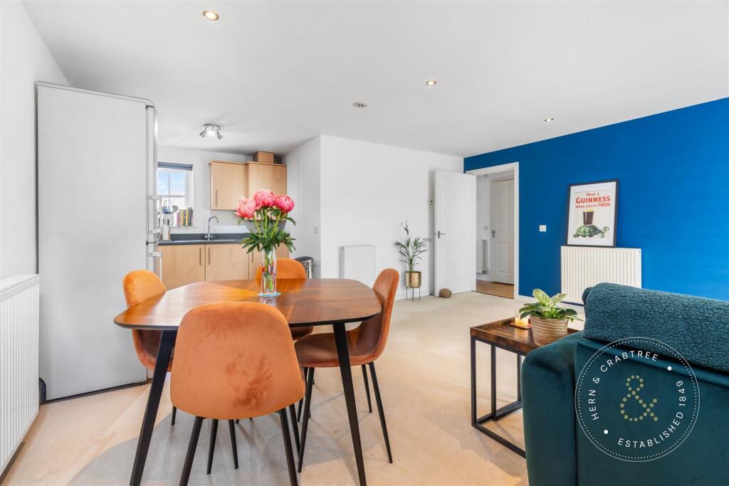 2 bedroom apartment for sale in Threipland Drive, Heath, Cardiff, CF14