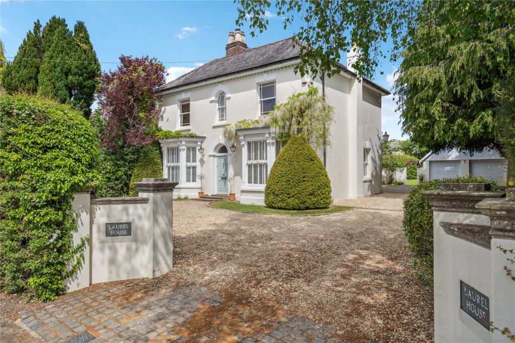 5 bedroom detached house for sale in Oxford Street, Lee Common, Great ...