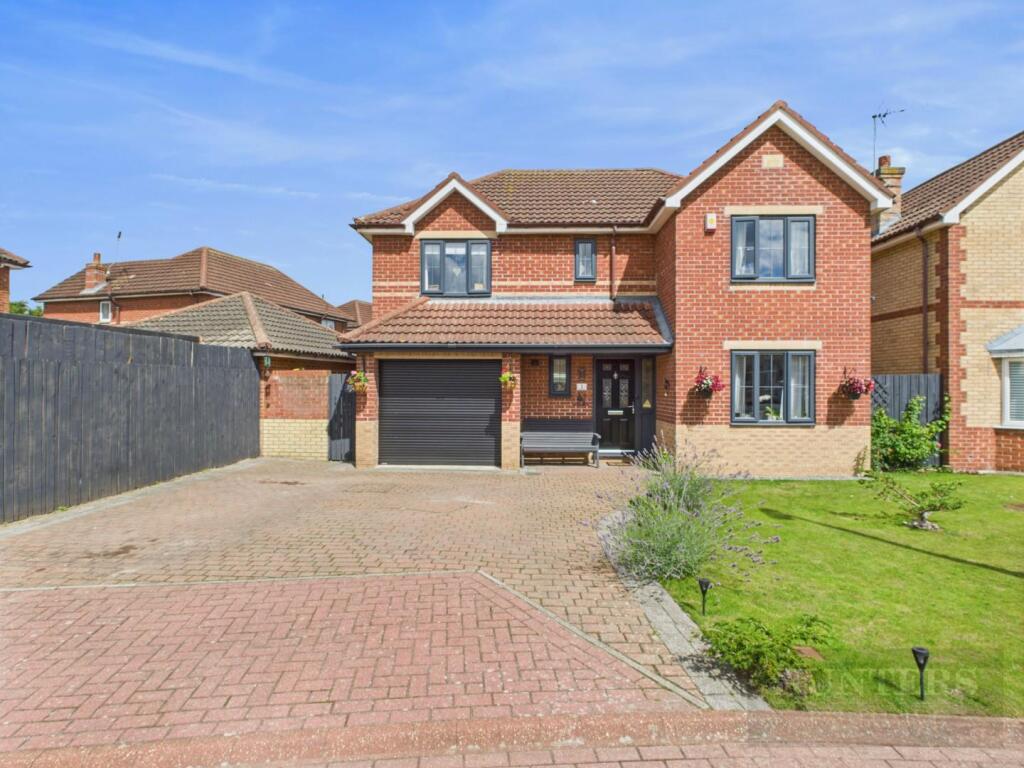 4 bedroom detached house for sale in Stuart Close, Bridlington, YO15